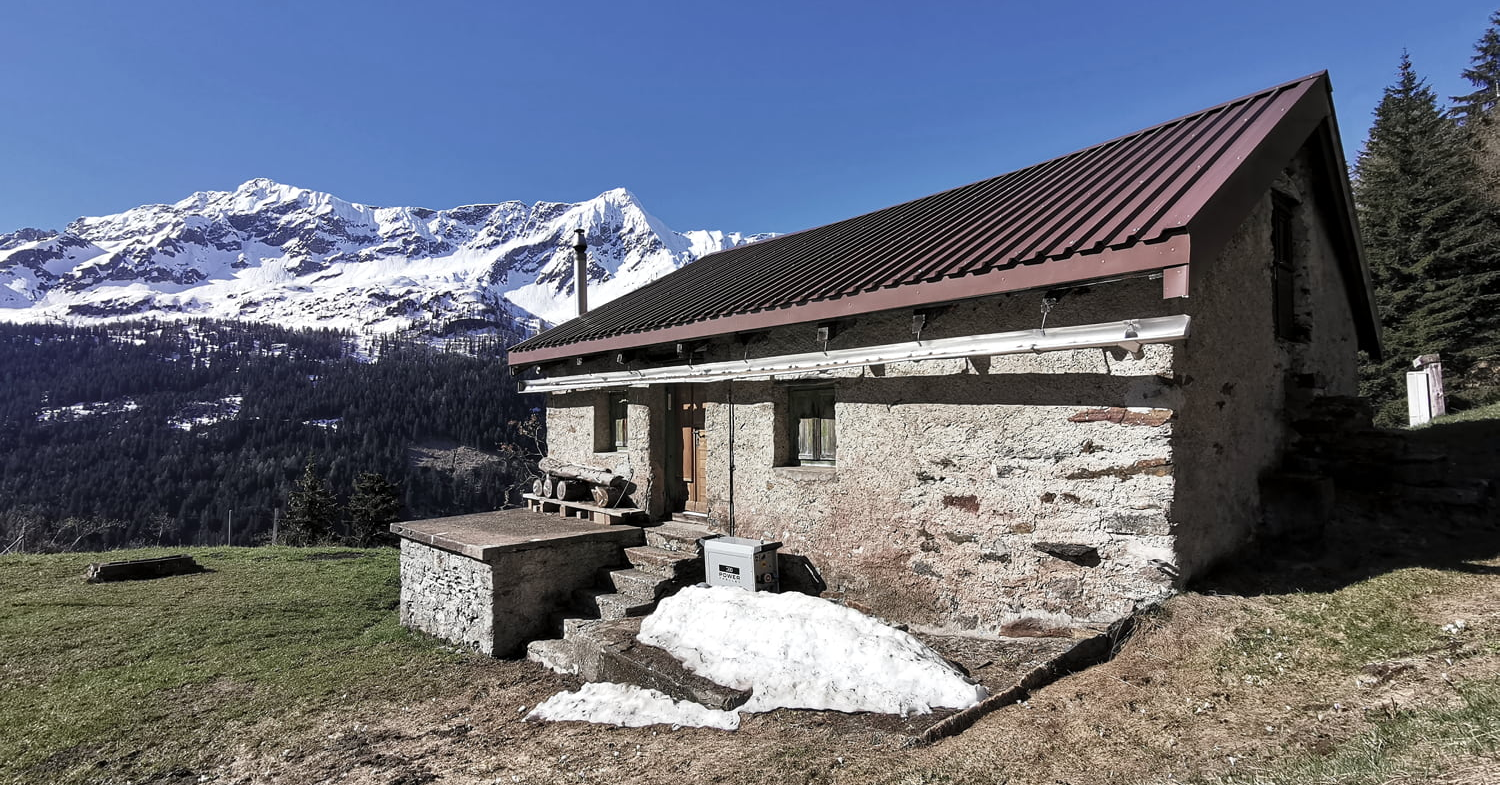 Alphütte | Off-Grid Power with ecoPowerTrolley | ecovolta