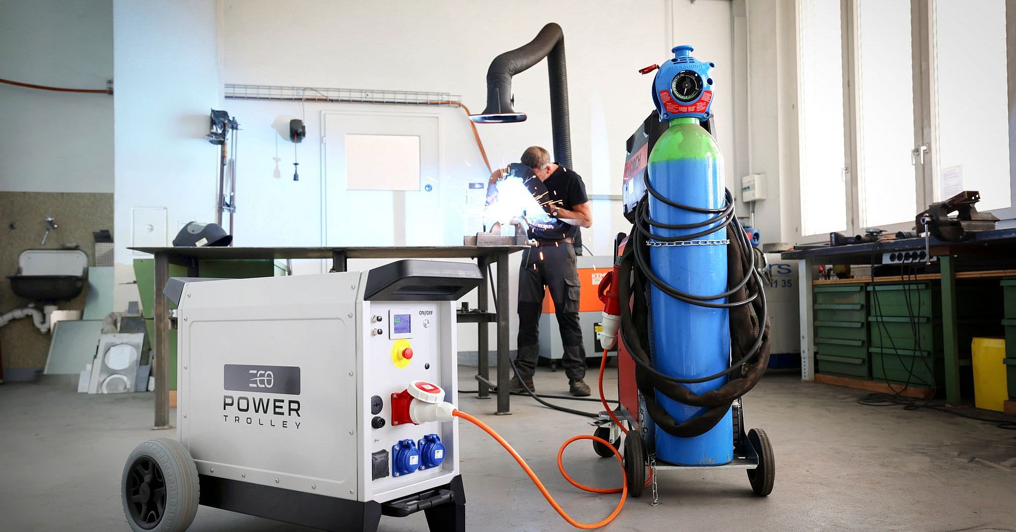 Mobiles & flexibles Schweissen mit dem ecoPowerTrolley | ecovolta