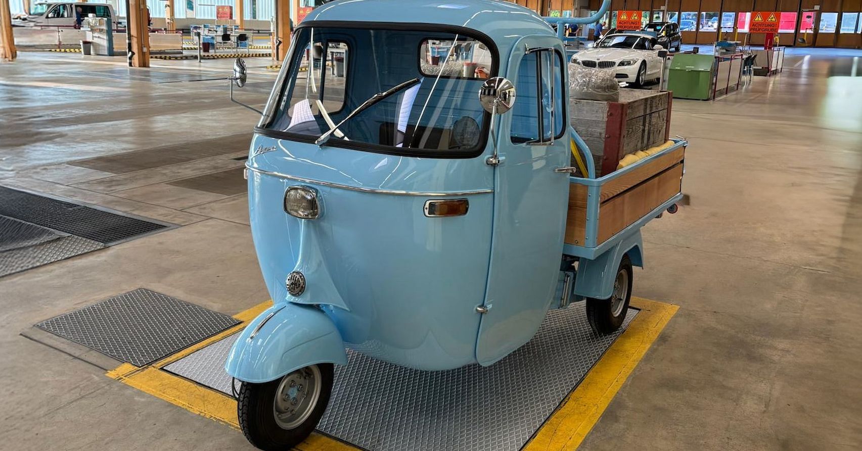 Piaggio Ape AD1 Electric Conversion 1965 with evoTractionBattery | ecovolta